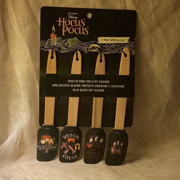 Disney | Kitchen | New Disney Hocus Pocus 4 Pack Mini Spatula Set ...